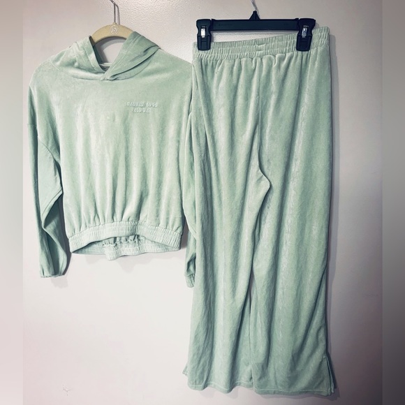 H&M | Matching Sets | Nwot Girl Or Petty Woman Comfortable Matching Hoody And Pants Velvet Feels ...